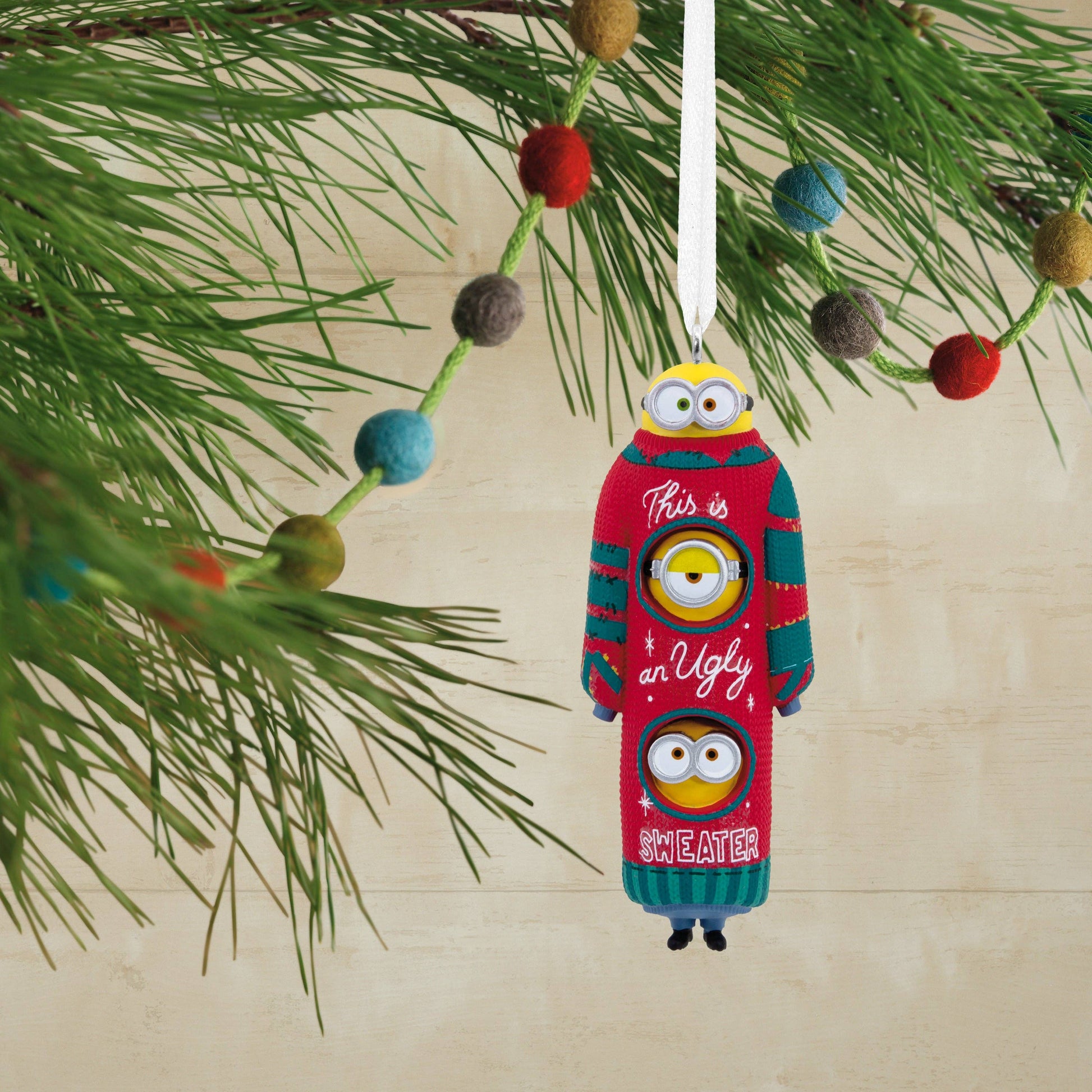 Hallmark - Minions Christmas - Kevin Stuart Bob In Xmas Jumper Ornamen ...